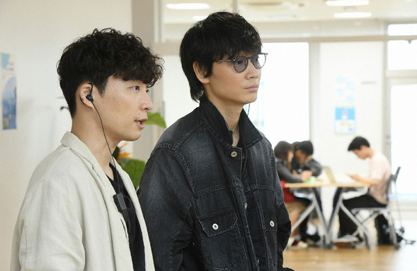 星野源“志摩”の過去と岡田健史“九重”の方言に注目…「MIU404」5話 11枚目の写真・画像 | cinemacafe.net