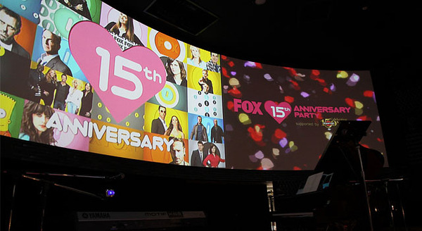FOXチャンネル開局15周年パーティ開催 華やかなファッションショーやライブを展開 | cinemacafe.net